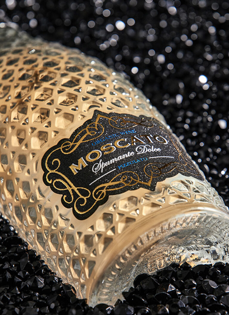 Certified organic and vegan sweet Muscat sparkling wine