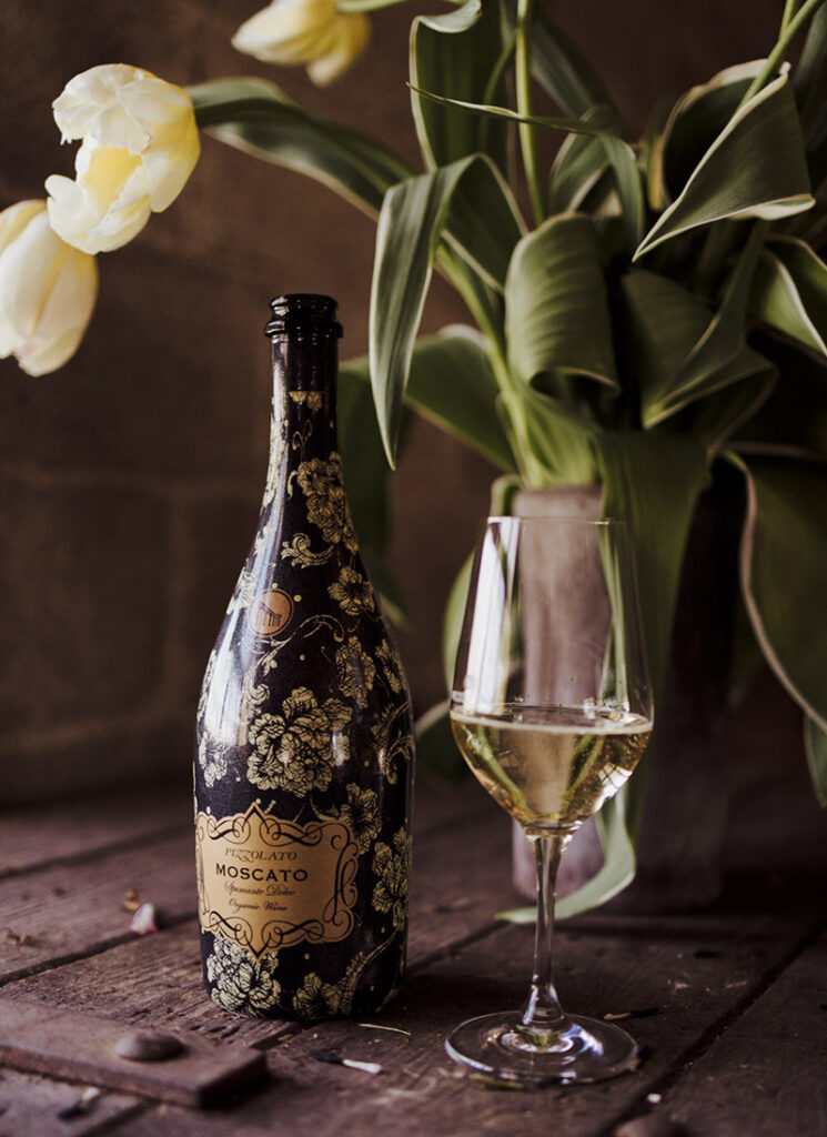 Online sale of organic sweet muscat sparkling wine